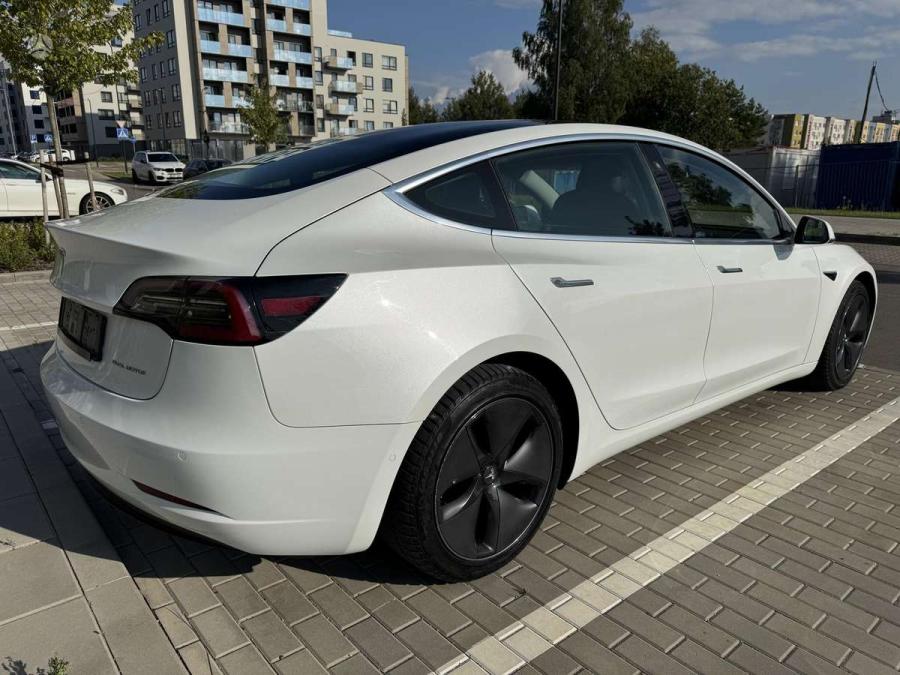 White Tesla Model 3 2019 in Vilnius, with an engine capacity of 0.00 L and mileage of 94 thousand km for 20500 €, photo 20 on AUTOMOTO.COM.LV