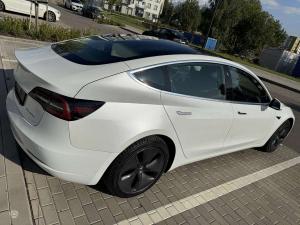 White Tesla Model 3 2019 in Vilnius, with an engine capacity of 0.00 L and mileage of 94 thousand km for 20500 €, photo 21 on AUTOMOTO.COM.LV