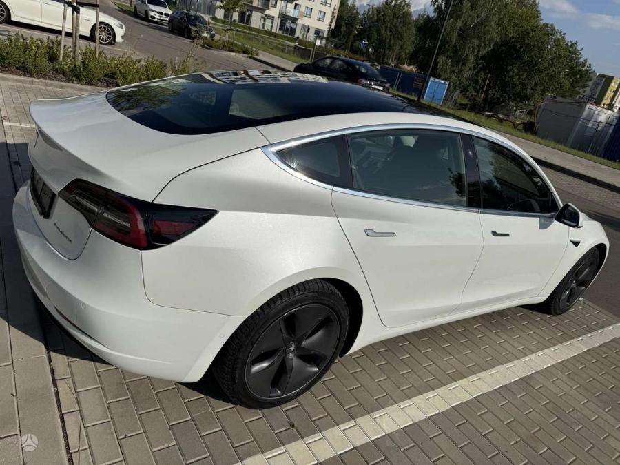 White Tesla Model 3 2019 in Vilnius, with an engine capacity of 0.00 L and mileage of 94 thousand km for 20500 €, photo 21 on AUTOMOTO.COM.LV