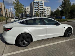 White Tesla Model 3 2019 in Vilnius, with an engine capacity of 0.00 L and mileage of 94 thousand km for 20500 €, photo 24 on AUTOMOTO.COM.LV