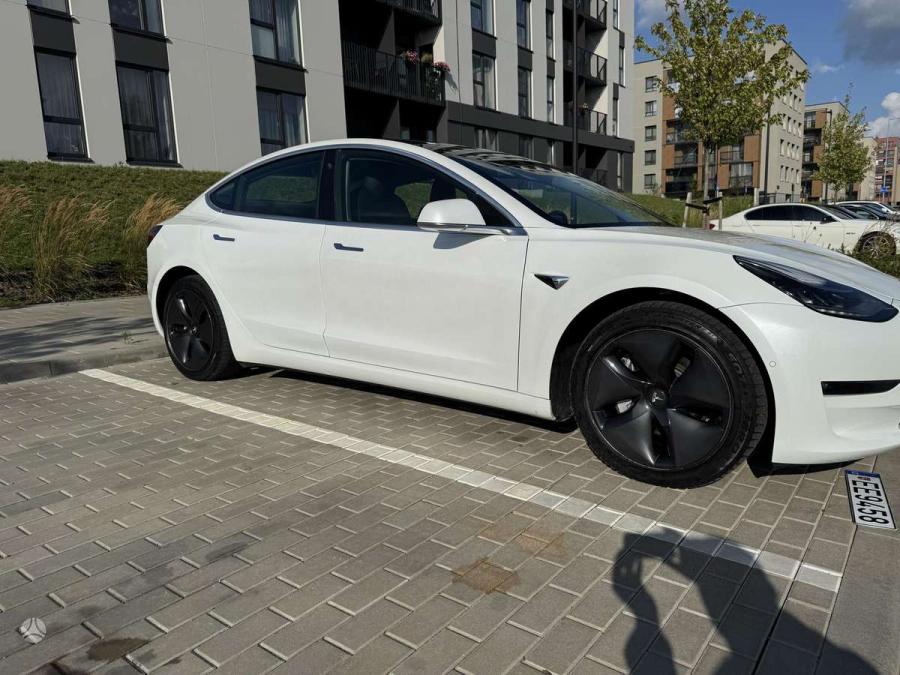 White Tesla Model 3 2019 in Vilnius, with an engine capacity of 0.00 L and mileage of 94 thousand km for 20500 €, photo 25 on AUTOMOTO.COM.LV