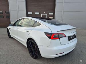 Balts Tesla Model 3 2019 Mažeikiai, ar dzinēja tilpumu 0.00 L un nobraukumu 178 tūkst. km par 13400 €, foto 4 vietnē AUTOMOTO.COM.LV