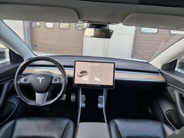 Тесла Модель 3 2019 в Мажейкяй на AUTOMOTO.COM.LV Белый Тесла Модель 3 2019 в Мажейкяй, объемом двигателя 0.00 л и пробегом 178 тыс. км за 13400 €, фото 10 на AUTOMOTO.COM.LV