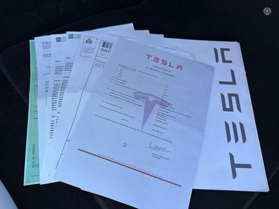White Tesla Model 3 2019 in Vilnius, with an engine capacity of 0.00 L and mileage of 247 thousand km for 18200 €, photo 29 on AUTOMOTO.COM.LV