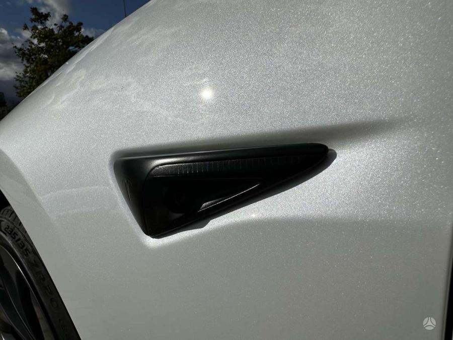 White Tesla Model 3 2019 in Vilnius, with an engine capacity of 0.00 L and mileage of 247 thousand km for 18200 €, photo 30 on AUTOMOTO.COM.LV