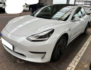 Balts Tesla Model 3 2020 Šauļi, ar dzinēja tilpumu 0.00 L un nobraukumu 75 tūkst. km par 19900 €, foto  vietnē AUTOMOTO.COM.LV