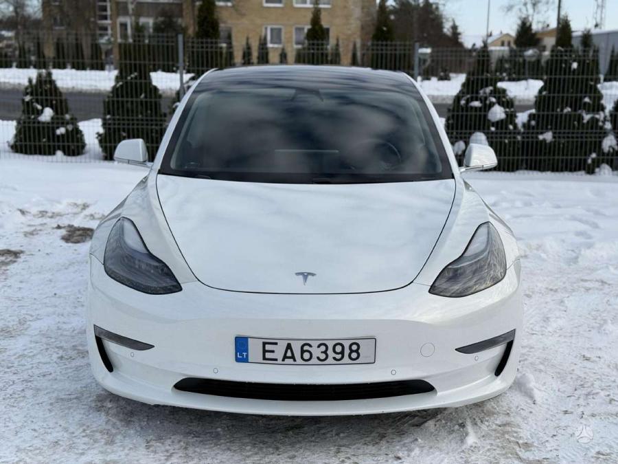 Balts Tesla Model 3 2020 Klaipėda, ar dzinēja tilpumu 0.00 L un nobraukumu 104 tūkst. km par 9199 €, foto 2 vietnē AUTOMOTO.COM.LV
