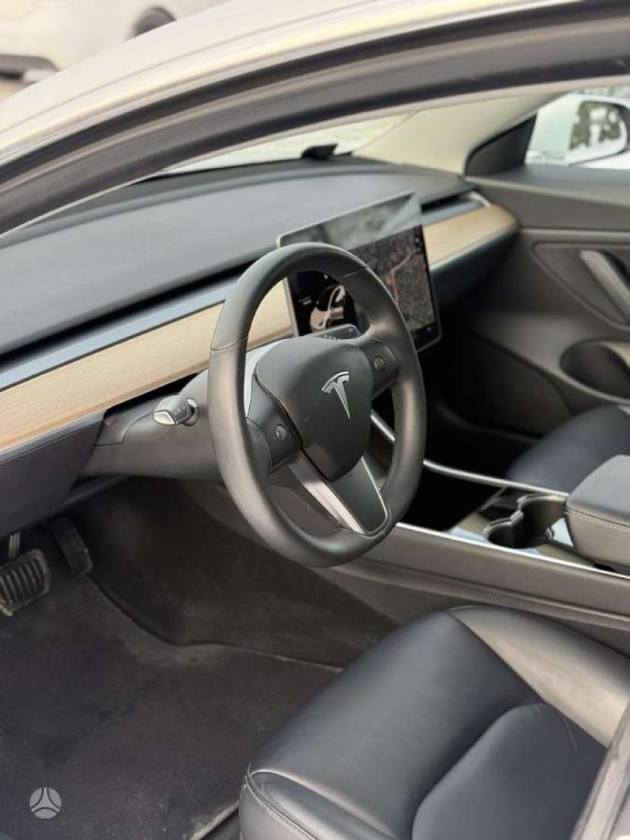 Balts Tesla Model 3 2020 Klaipėda, ar dzinēja tilpumu 0.00 L un nobraukumu 104 tūkst. km par 9199 €, foto 8 vietnē AUTOMOTO.COM.LV