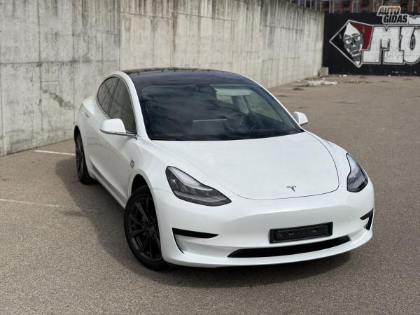 White Tesla Model 3 2020 in Vilnius, with an engine capacity of 0.00 L and mileage of 171 thousand km for 17200 €, photo 1 on AUTOMOTO.COM.LV