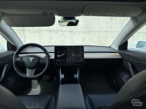 White Tesla Model 3 2020 in Vilnius, with an engine capacity of 0.00 L and mileage of 171 thousand km for 17200 €, photo 10 on AUTOMOTO.COM.LV