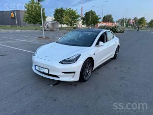 Белый Тесла Модель 3 2020 в Рига, объемом двигателя 0.00 л и пробегом 0 тыс. км за 21999 €, фото  на AUTOMOTO.COM.LV