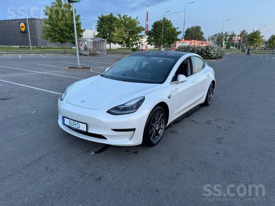 Белый Тесла Модель 3 2020 в Рига, объемом двигателя 0.00 л и пробегом 0 тыс. км за 21999 €, фото 1 на AUTOMOTO.COM.LV