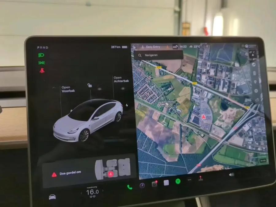 White Tesla Model 3 2020 in Riga, with an engine capacity of 0.00 L and mileage of 108 thousand km for 16950 €, photo 10 on AUTOMOTO.COM.LV