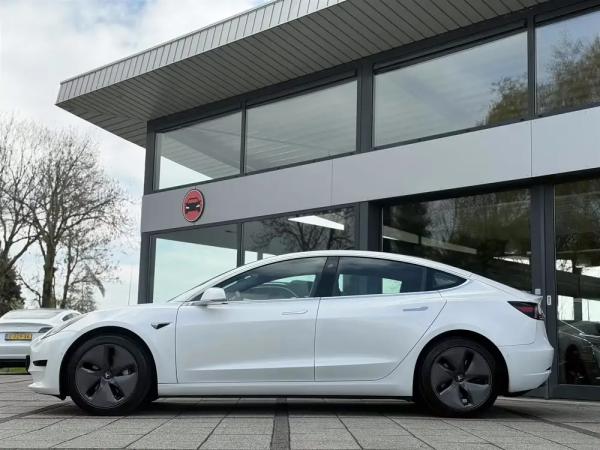 Белый Тесла Модель 3 2020 в Рига, объемом двигателя 0.00 л и пробегом 150 тыс. км за 15505 €, фото 5 на AUTOMOTO.COM.LV