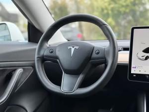 White Tesla Model 3 2020 in Riga, with an engine capacity of 0.00 L and mileage of 150 thousand km for 15505 €, photo 10 on AUTOMOTO.COM.LV