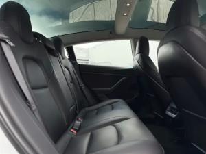White Tesla Model 3 2020 in Riga, with an engine capacity of 0.00 L and mileage of 150 thousand km for 15505 €, photo 12 on AUTOMOTO.COM.LV