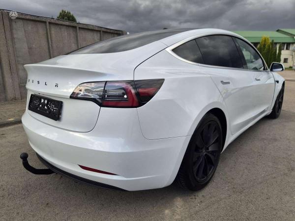 White Tesla Model 3 2020 in Mazeikiai, with an engine capacity of 0.00 L and mileage of 201 thousand km for 13400 €, photo 4 on AUTOMOTO.COM.LV