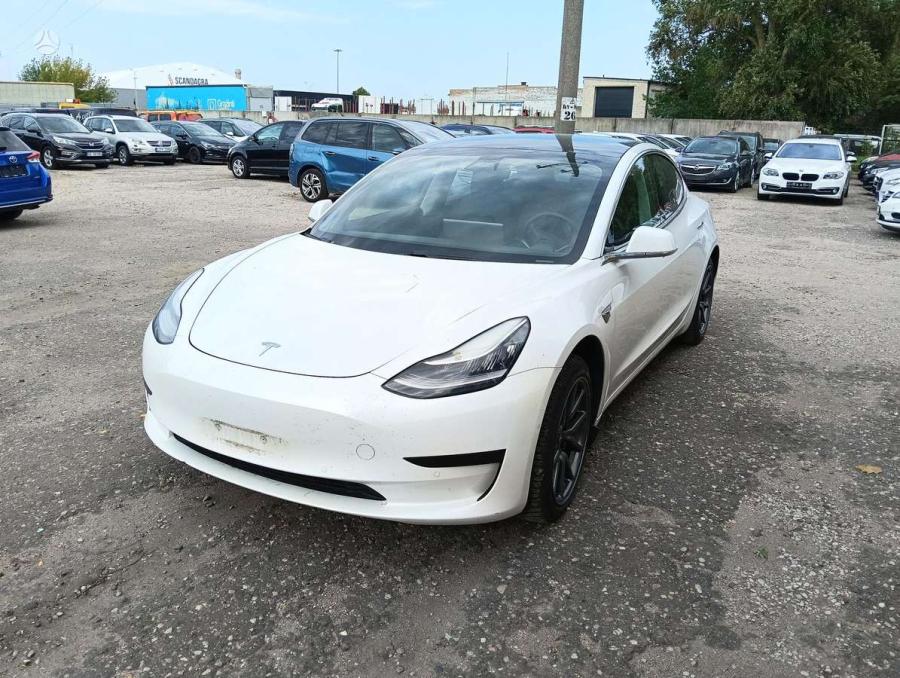 White Tesla Model 3 2020 in Marijampole, with an engine capacity of 0.00 L and mileage of 146 thousand km for 12400 €, photo 1 on AUTOMOTO.COM.LV