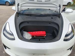 White Tesla Model 3 2020 in Marijampole, with an engine capacity of 0.00 L and mileage of 146 thousand km for 12400 €, photo 18 on AUTOMOTO.COM.LV