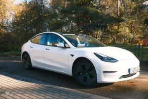 Balts Tesla Model 3 2021 Palanga, ar dzinēja tilpumu 0.00 L un nobraukumu 114 tūkst. km par 26000 €, foto 2 vietnē AUTOMOTO.COM.LV
