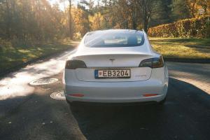 Balts Tesla Model 3 2021 Palanga, ar dzinēja tilpumu 0.00 L un nobraukumu 114 tūkst. km par 26000 €, foto 7 vietnē AUTOMOTO.COM.LV