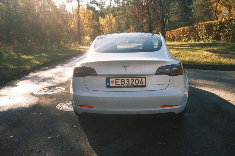 Balts Tesla Model 3 2021 Palanga, ar dzinēja tilpumu 0.00 L un nobraukumu 114 tūkst. km par 26000 €, foto 7 vietnē AUTOMOTO.COM.LV