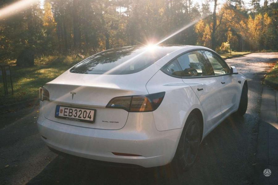 Balts Tesla Model 3 2021 Palanga, ar dzinēja tilpumu 0.00 L un nobraukumu 114 tūkst. km par 26000 €, foto 8 vietnē AUTOMOTO.COM.LV