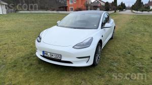 White Tesla Model 3 2021 in Riga, with an engine capacity of 0.00 L and mileage of 193 thousand km for 22500 €, photo 11 on AUTOMOTO.COM.LV