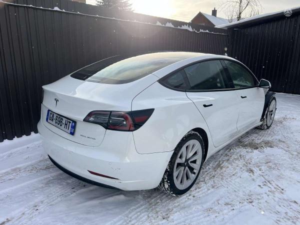 White Tesla Model 3 2021 in Kaunas, with an engine capacity of 0.00 L and mileage of 103 thousand km for 13200 €, photo 6 on AUTOMOTO.COM.LV