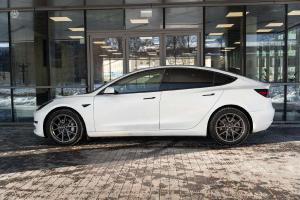 Balts Tesla Model 3 2021 Viļņa, ar dzinēja tilpumu 0.00 L un nobraukumu 96 tūkst. km par 23990 €, foto 4 vietnē AUTOMOTO.COM.LV