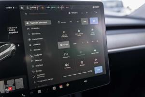 Balts Tesla Model 3 2021 Viļņa, ar dzinēja tilpumu 0.00 L un nobraukumu 96 tūkst. km par 23990 €, foto 21 vietnē AUTOMOTO.COM.LV