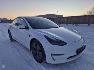 White Tesla Model 3 2021 in Mazeikiai, with an engine capacity of 0.00 L and mileage of 141 thousand km for 13900 €, photo 6 on AUTOMOTO.COM.LV