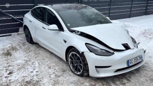 White Tesla Model 3 2021 in Jonava, with an engine capacity of 0.00 L and mileage of 60 thousand km for 9350 €, photo  on AUTOMOTO.COM.LV