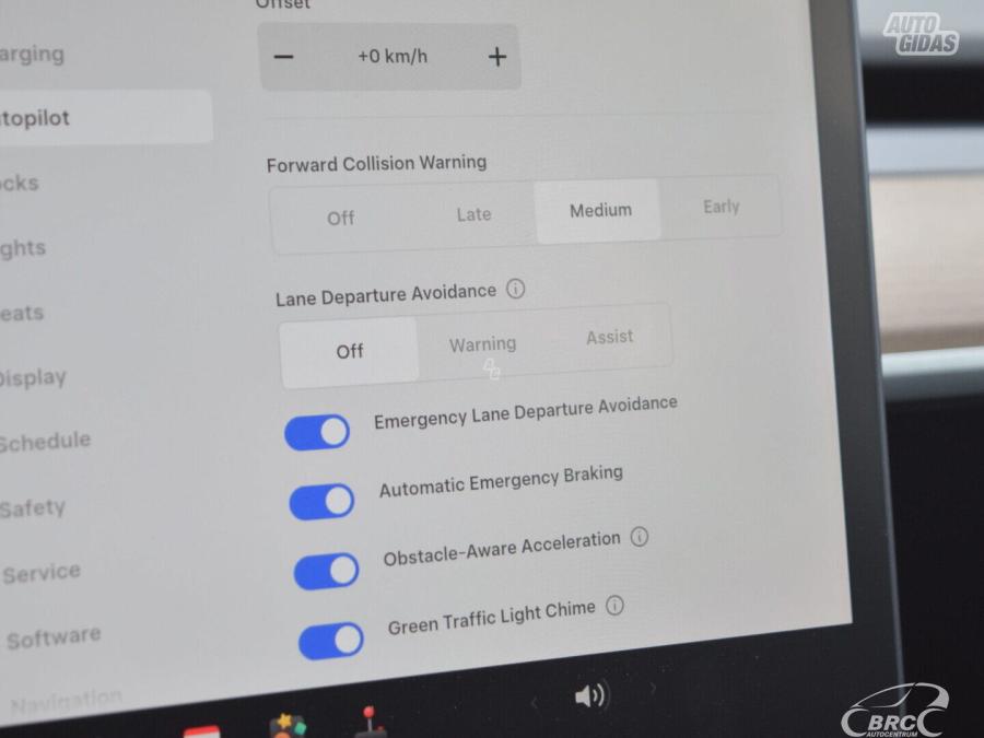 Белый Тесла Модель 3 2021 в Рига, объемом двигателя 0.00 л и пробегом 59 тыс. км за 27900 €, фото 8 на AUTOMOTO.COM.LV