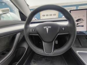 Balts Tesla Model 3 2021 Šauļi, ar dzinēja tilpumu 0.00 L un nobraukumu 125 tūkst. km par 17900 €, foto 14 vietnē AUTOMOTO.COM.LV