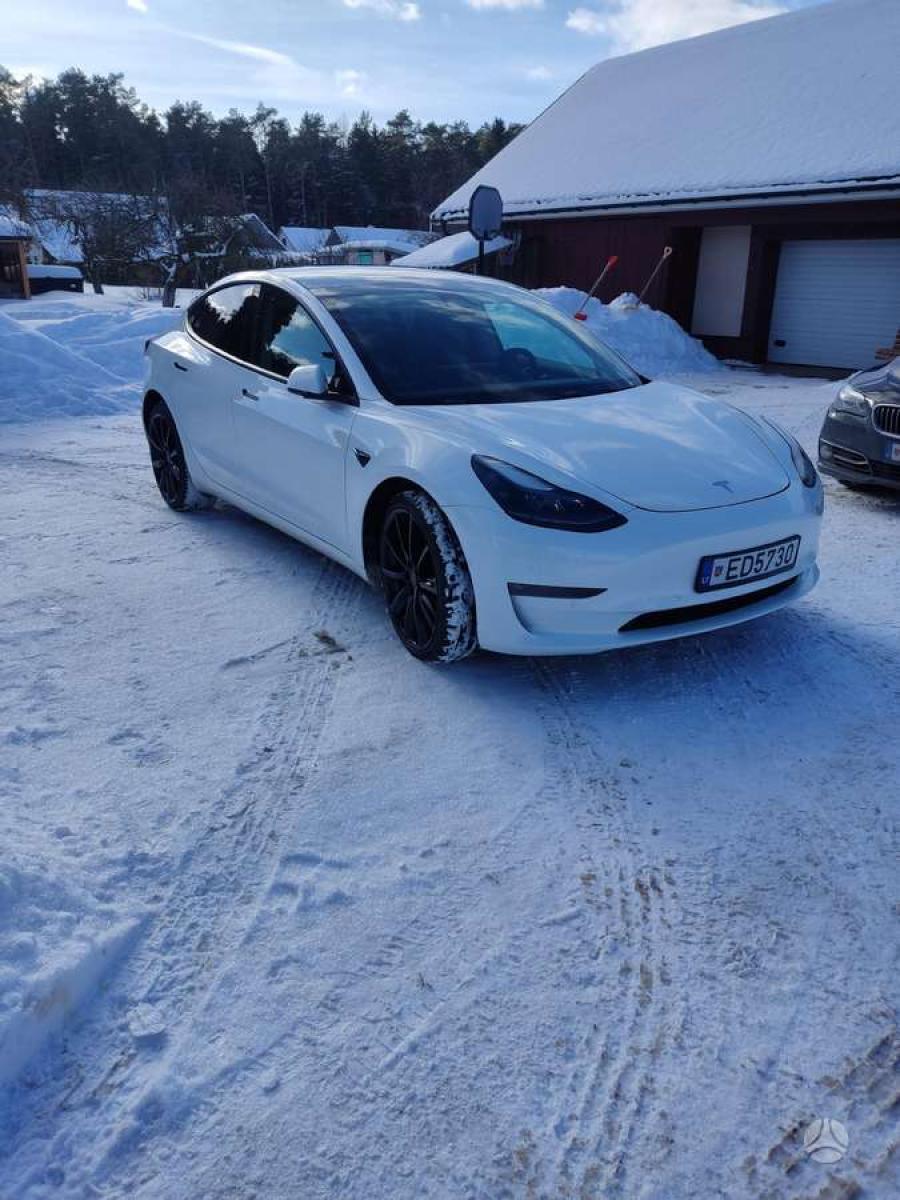 Balts Tesla Model 3 2021 Mažeikiai, ar dzinēja tilpumu 0.00 L un nobraukumu 183 tūkst. km par 20500 €, foto 1 vietnē AUTOMOTO.COM.LV