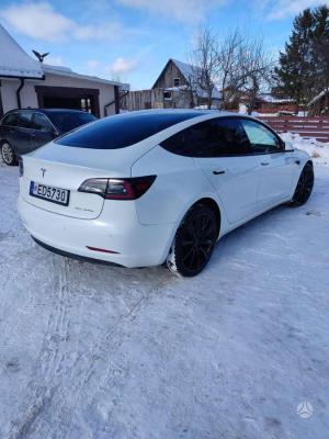 Balts Tesla Model 3 2021 Mažeikiai, ar dzinēja tilpumu 0.00 L un nobraukumu 183 tūkst. km par 20500 €, foto 5 vietnē AUTOMOTO.COM.LV