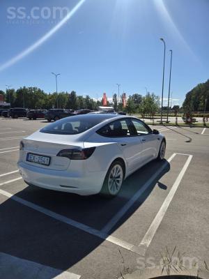 Белый Тесла Модель 3 2021 в Рига, объемом двигателя 0.00 л и пробегом 106 тыс. км за 23750 €, фото 3 на AUTOMOTO.COM.LV