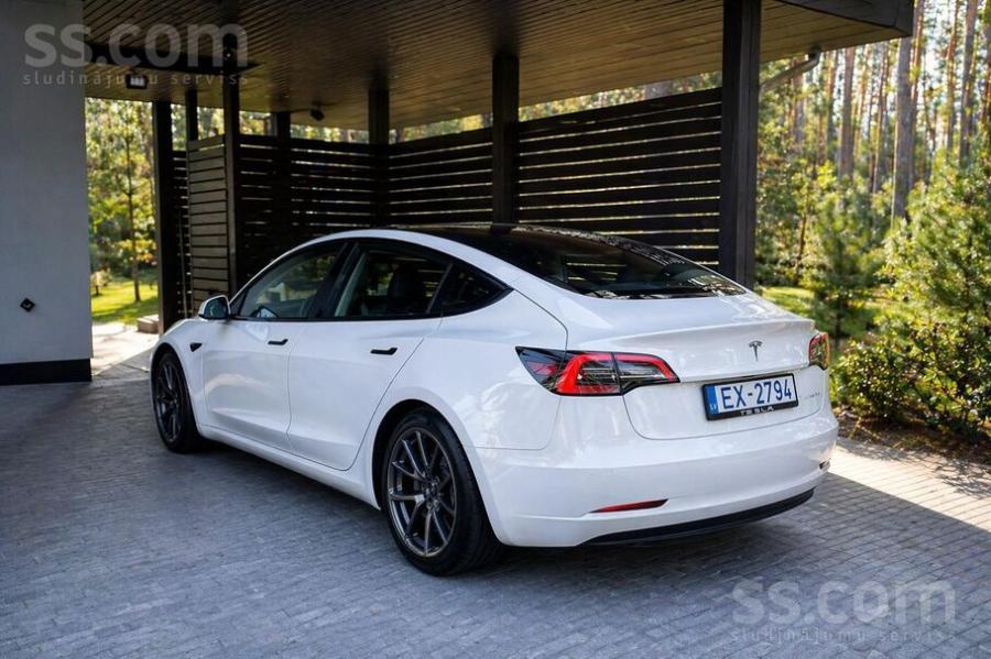 Balts Tesla Model 3 2021 Rīga, ar dzinēja tilpumu 0.00 L un nobraukumu 118 tūkst. km par 22500 €, foto 4 vietnē AUTOMOTO.COM.LV