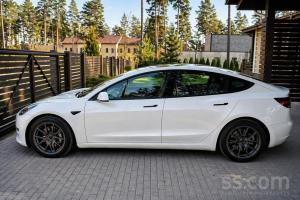 Balts Tesla Model 3 2021 Rīga, ar dzinēja tilpumu 0.00 L un nobraukumu 118 tūkst. km par 22500 €, foto 6 vietnē AUTOMOTO.COM.LV