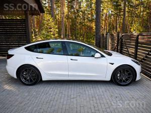 Balts Tesla Model 3 2021 Rīga, ar dzinēja tilpumu 0.00 L un nobraukumu 118 tūkst. km par 22500 €, foto 7 vietnē AUTOMOTO.COM.LV