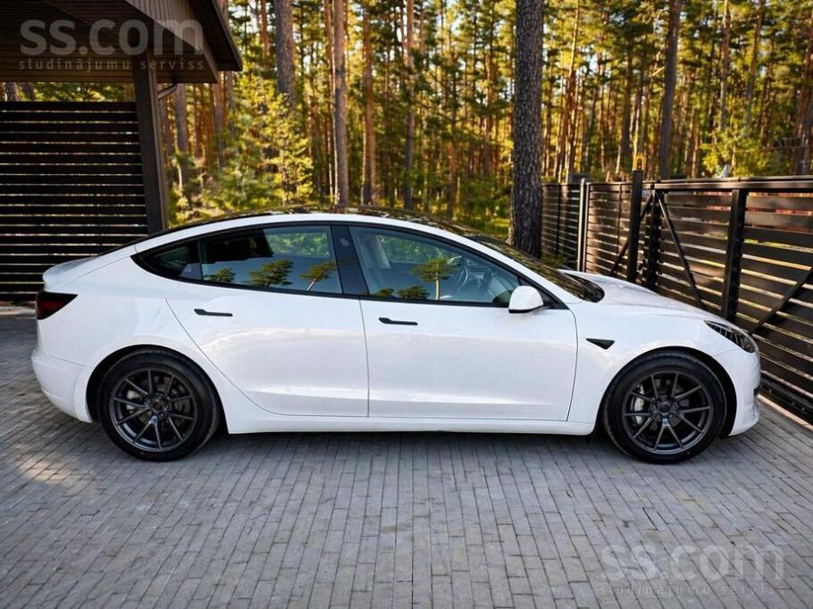 Balts Tesla Model 3 2021 Rīga, ar dzinēja tilpumu 0.00 L un nobraukumu 118 tūkst. km par 22500 €, foto 7 vietnē AUTOMOTO.COM.LV