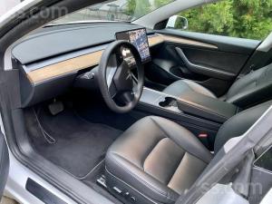 Balts Tesla Model 3 2021 Rīga, ar dzinēja tilpumu 0.00 L un nobraukumu 82 tūkst. km par 25500 €, foto 6 vietnē AUTOMOTO.COM.LV