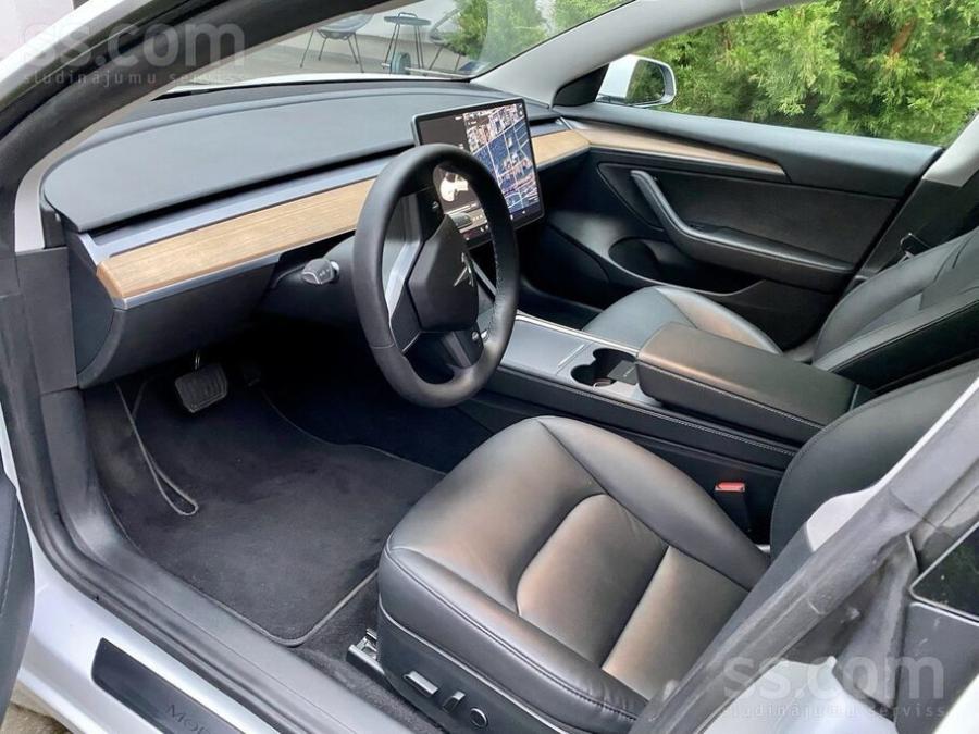 Balts Tesla Model 3 2021 Rīga, ar dzinēja tilpumu 0.00 L un nobraukumu 82 tūkst. km par 25500 €, foto 6 vietnē AUTOMOTO.COM.LV
