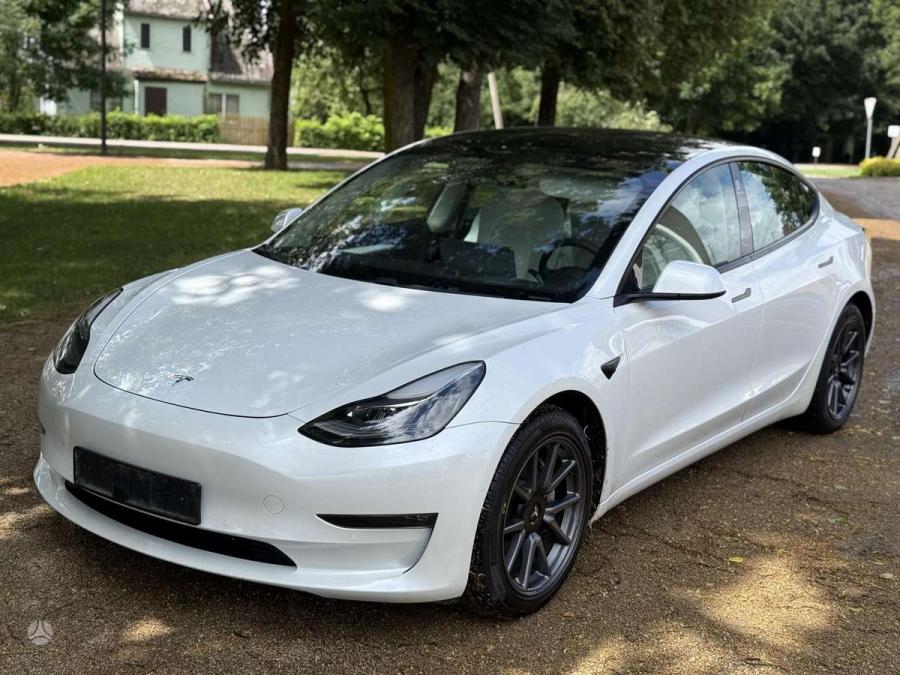 Balts Tesla Model 3 2021 Marijampole, ar dzinēja tilpumu 0.00 L un nobraukumu 100 tūkst. km par 23500 €, foto 8 vietnē AUTOMOTO.COM.LV