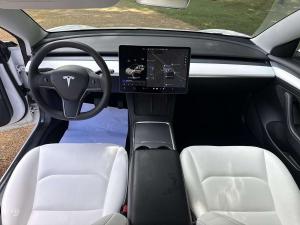 Balts Tesla Model 3 2021 Marijampole, ar dzinēja tilpumu 0.00 L un nobraukumu 100 tūkst. km par 23500 €, foto 13 vietnē AUTOMOTO.COM.LV