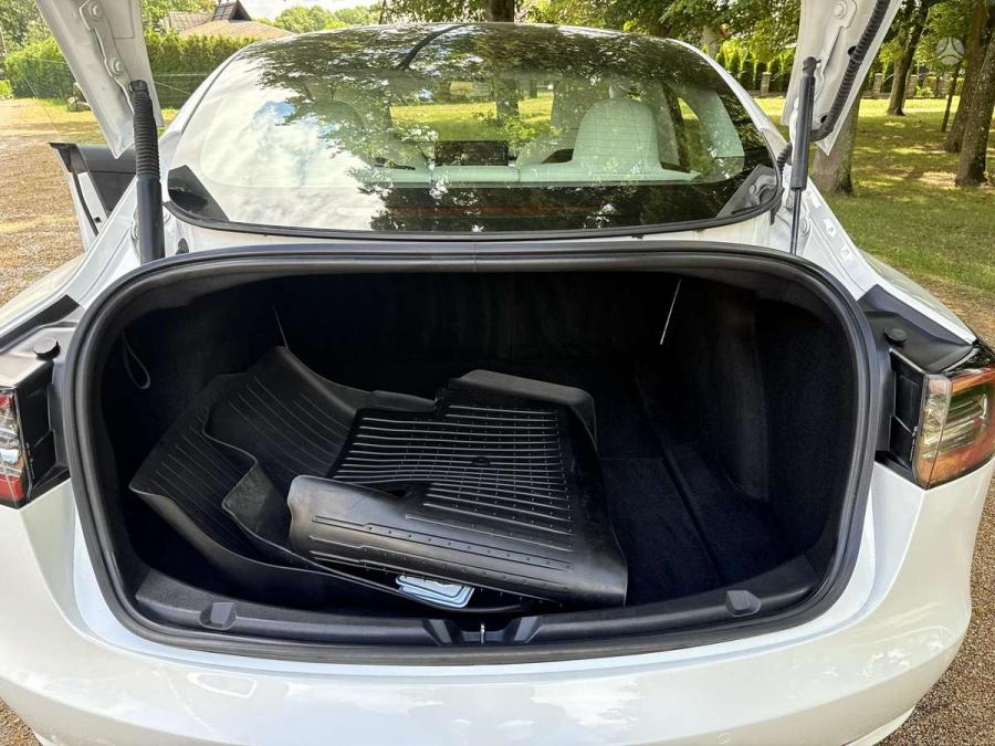 Balts Tesla Model 3 2021 Marijampole, ar dzinēja tilpumu 0.00 L un nobraukumu 100 tūkst. km par 23500 €, foto 14 vietnē AUTOMOTO.COM.LV