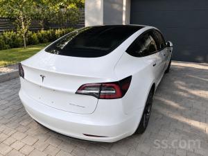 White Tesla Model 3 2021 in Riga, with an engine capacity of 0.00 L and mileage of 110 thousand km for 23500 €, photo  on AUTOMOTO.COM.LV