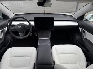 White Tesla Model 3 2021 in Cesis, with an engine capacity of 0.00 L and mileage of 129 thousand km for 26000 €, photo 17 on AUTOMOTO.COM.LV