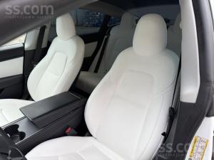 White Tesla Model 3 2021 in Cesis, with an engine capacity of 0.00 L and mileage of 129 thousand km for 26000 €, photo 19 on AUTOMOTO.COM.LV